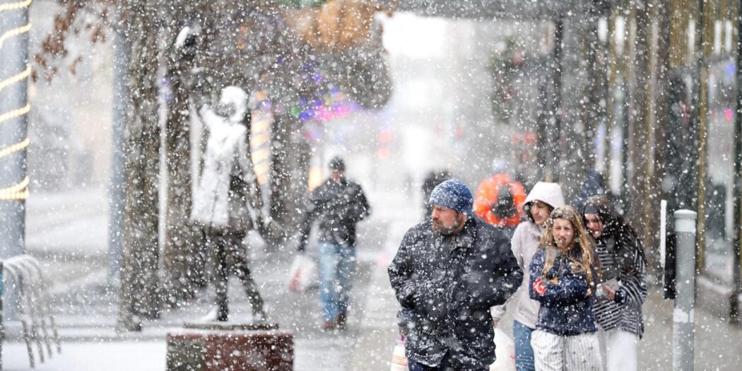 Winter storm brings blizzard conditions and dangerous wind chills - Mix ...