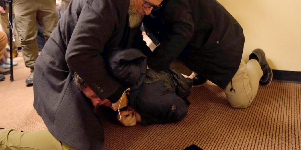 Man arrested after spraying unknown substance on Rep. Ilhan Omar at ...